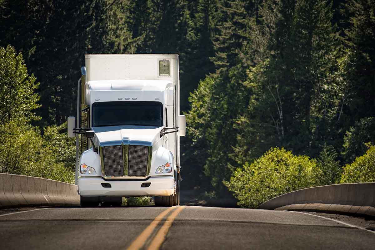 Semi Truck Towing: Top 4 Safety Tips for Commercial Truck Drivers ...